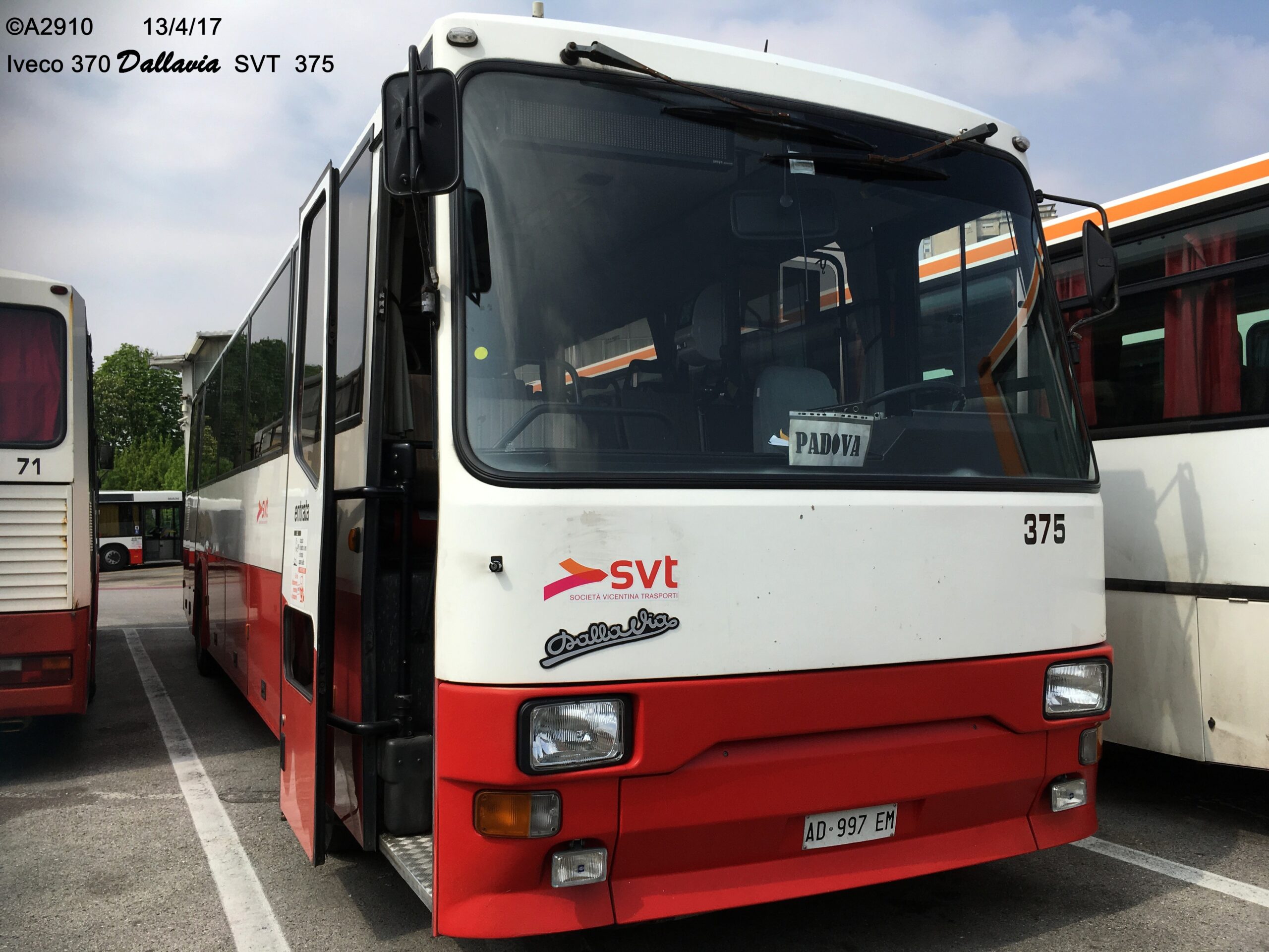 375-377 Iveco 370.12.35SE DallaVia – Photo Transport Italia